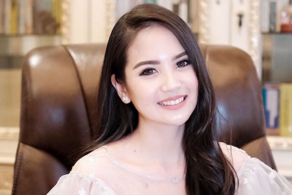 Kisah Sukses Produk Azarine Di Tangan Cella Vanessa - Miss Riana